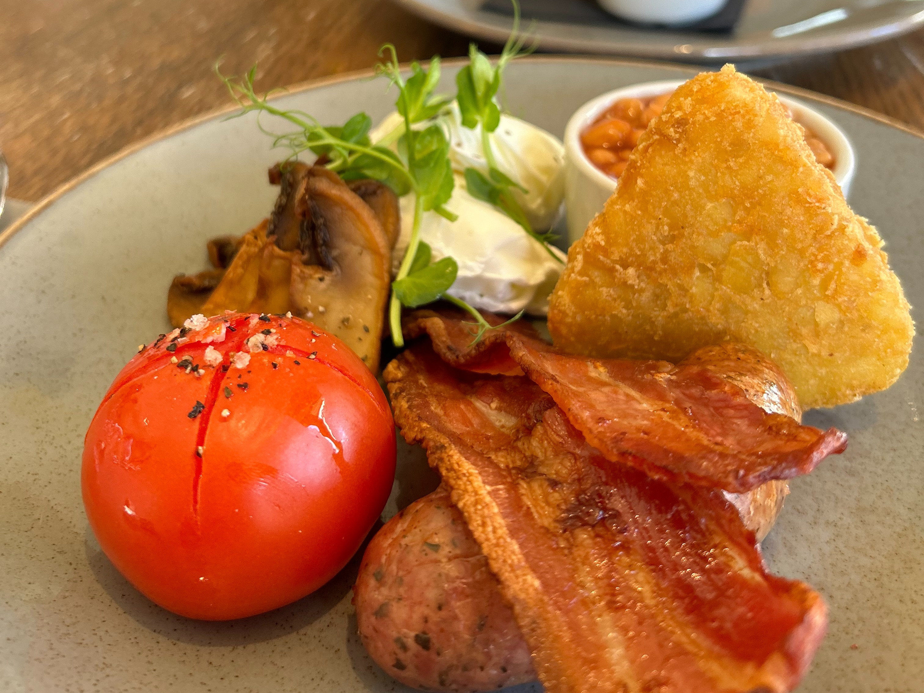 Breakfast - Elveden Inn